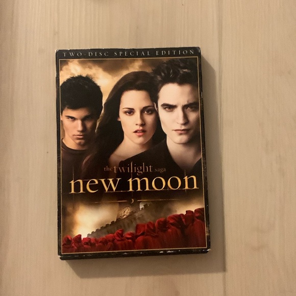 Media | Twilight The New Moon Dvd | Poshmark